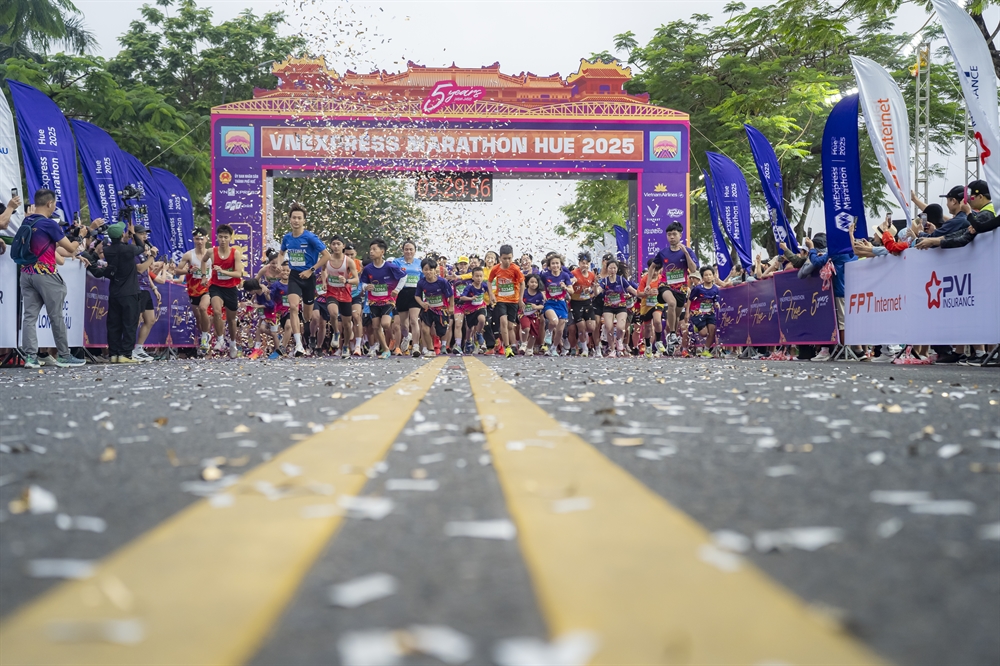 Hơn 12.000 vận động viên tham dự VnExpress Marathon Hue 2025