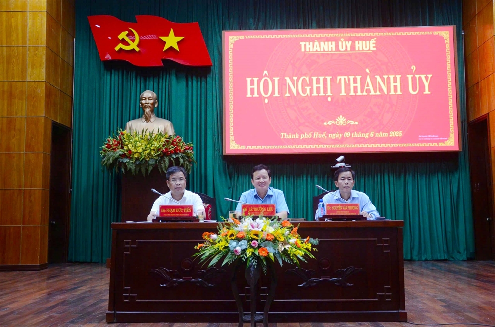 Thành ủy Huế tổng kết công tác xây dựng Đảng nhiệm kỳ 2020 - 2025 và thông qua các đề án về công ...